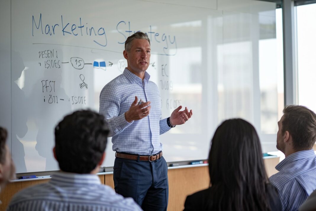 Chief Marketing Officer (CMO) : Définition et rôles